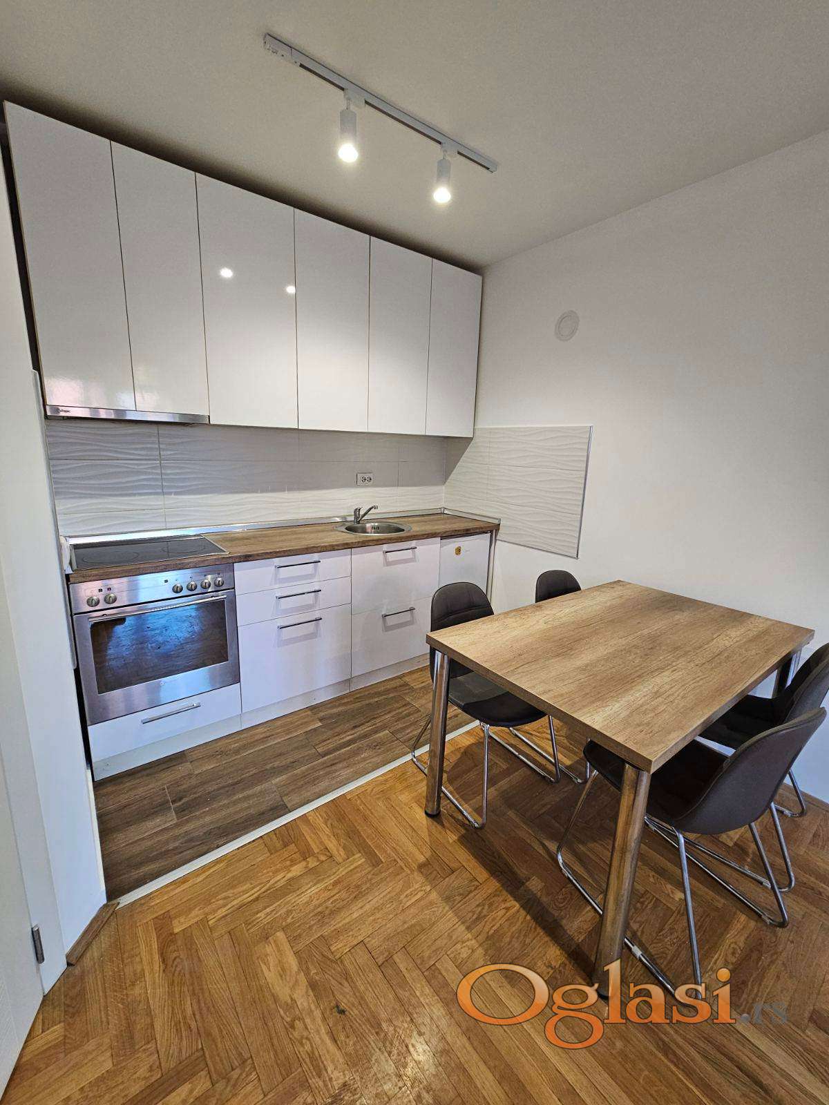 Prodajemo stan- Novo Naselje, Novi Sad (03-3763771) - Oglasi.rs