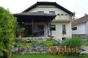 Odlicna spratna kuca u Apatinu! (03-3430965) - Oglasi.rs