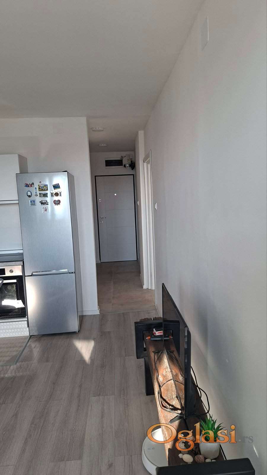 LIMAN 3 KOMPLETNO RENOVIRAN NAMESTEN PRELEP POGLED!!! cena - 1395000e ...